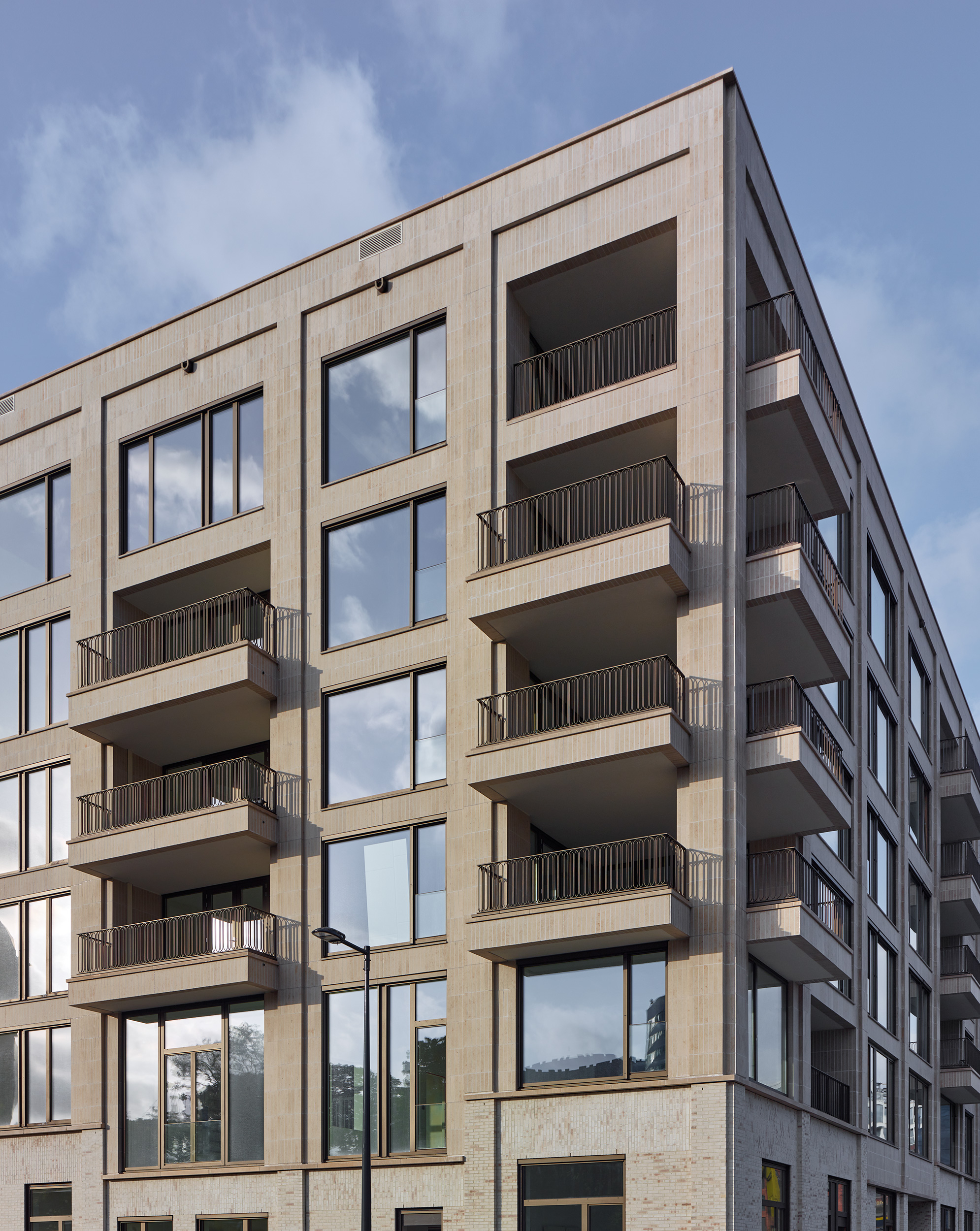Office Winhov - Somerparc Residential Building